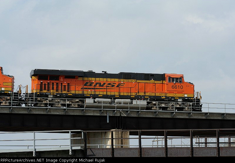 BNSF 6610